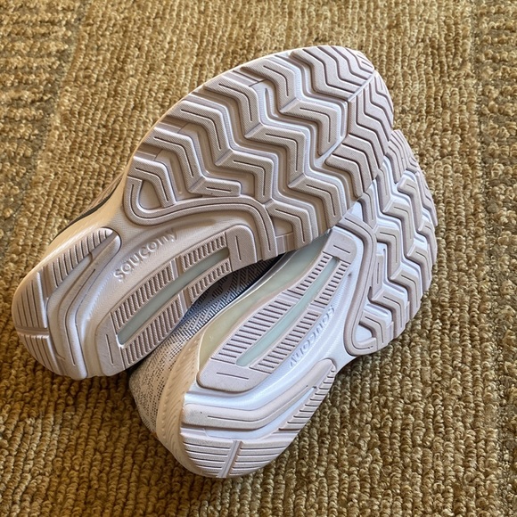 Saucony | Shoes | Nib Saucony Guide 4 Sz 7 Lilac Storm With Rosegold ...